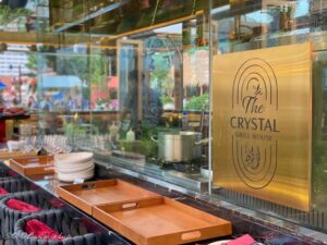 特別な日に訪れたいロマンティックなムード満点の新スポット「The Crystal Grill House (ザ クリスタルグリルハウス)」at ...